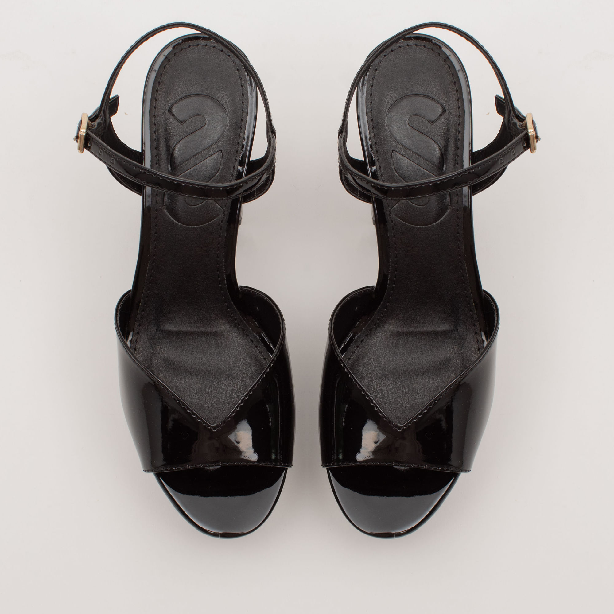 Sandália Meia Pata em Verniz